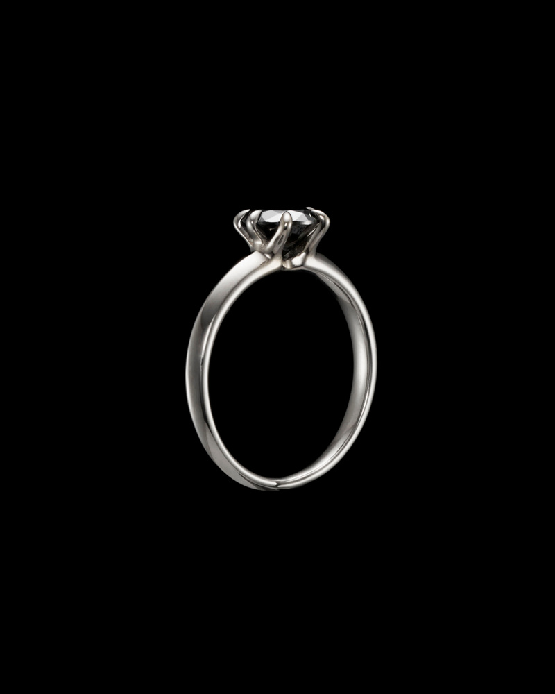 Captured 0.8ct Diamond Ring - Elegant 18K White Gold | Maria Nilsdotter