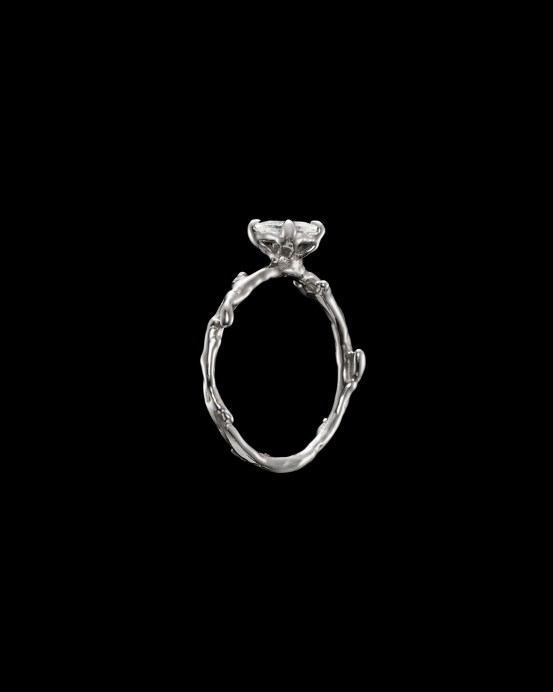 Fairytale Ring - Enchanting 18K White Gold Elegance | Maria Nilsdotter