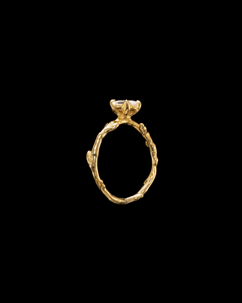 Fairytale Ring - Enchanting 18K Yellow Gold with Diamond | Maria Nilsdotter